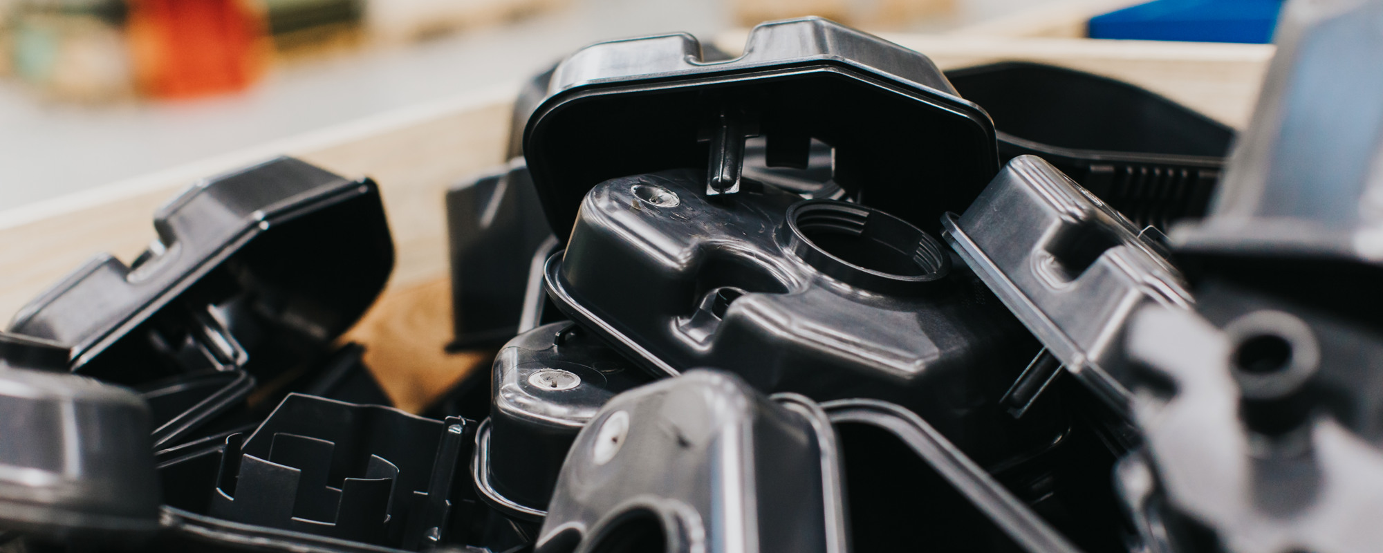 Utvecklar och producerar formsprutade produkter i termoplast - Weland ...